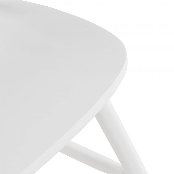 Vitt runt matbord med 6 pinnstolar | Lindby | Outl1